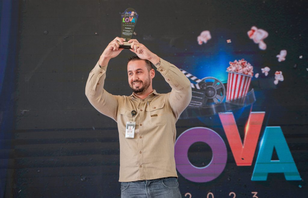 Gold Winner: João Roberto Bonatti Filho, Administrative Analyst ...